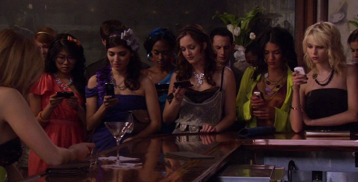 Gossip Girl The Characters 10 Most Impractical Outfit Choices Ranked