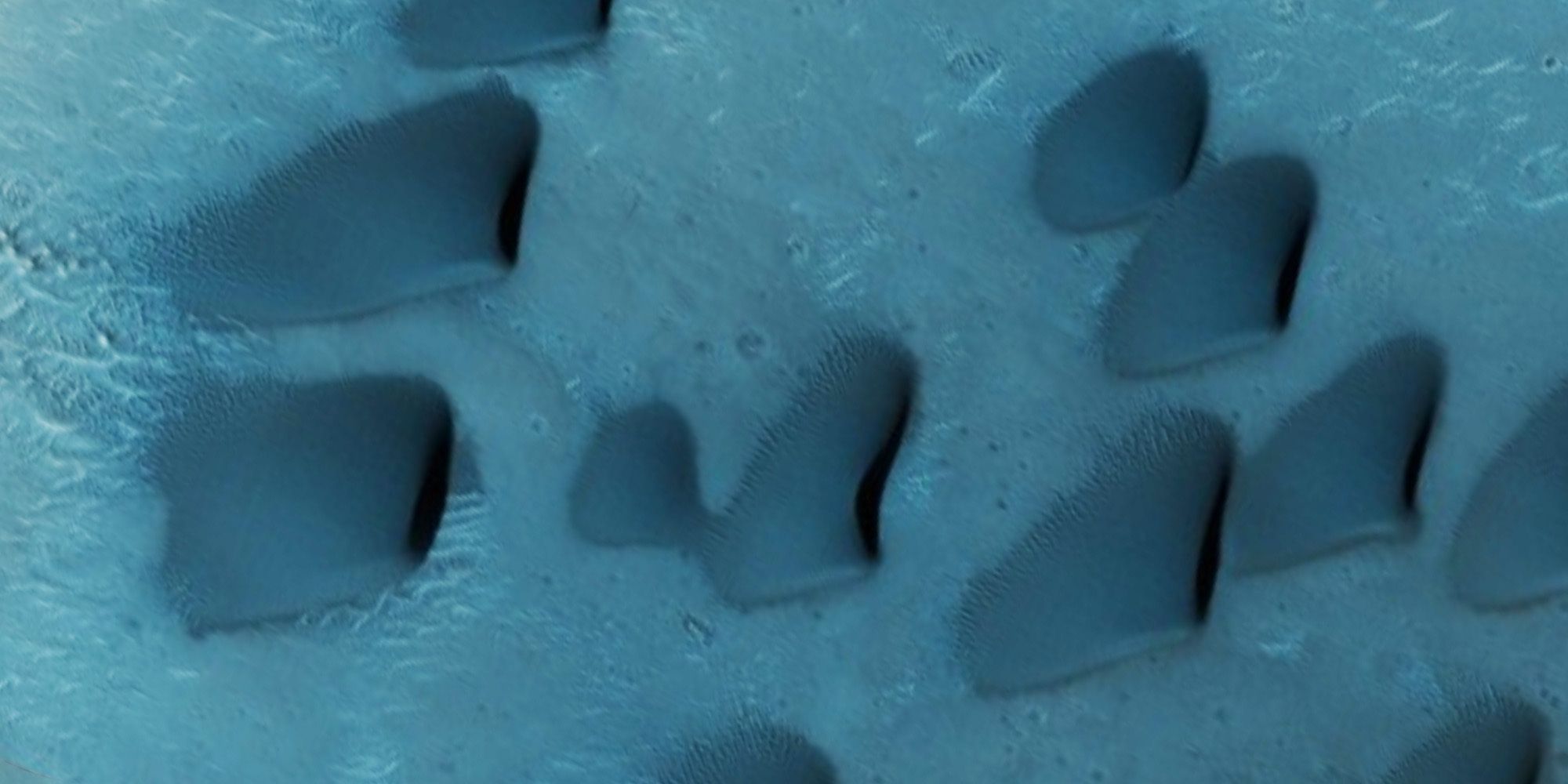 NASA's Mars Orbiter Captures Mesmerizing 'Blue Dunes'